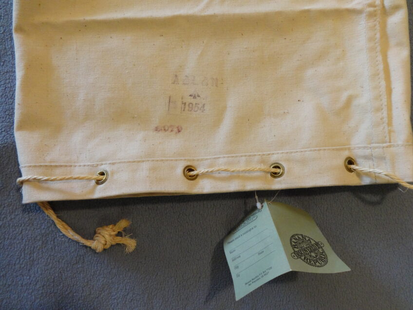 Authentic Surplus: British Army Ditty Bag – Abandoned Republic
